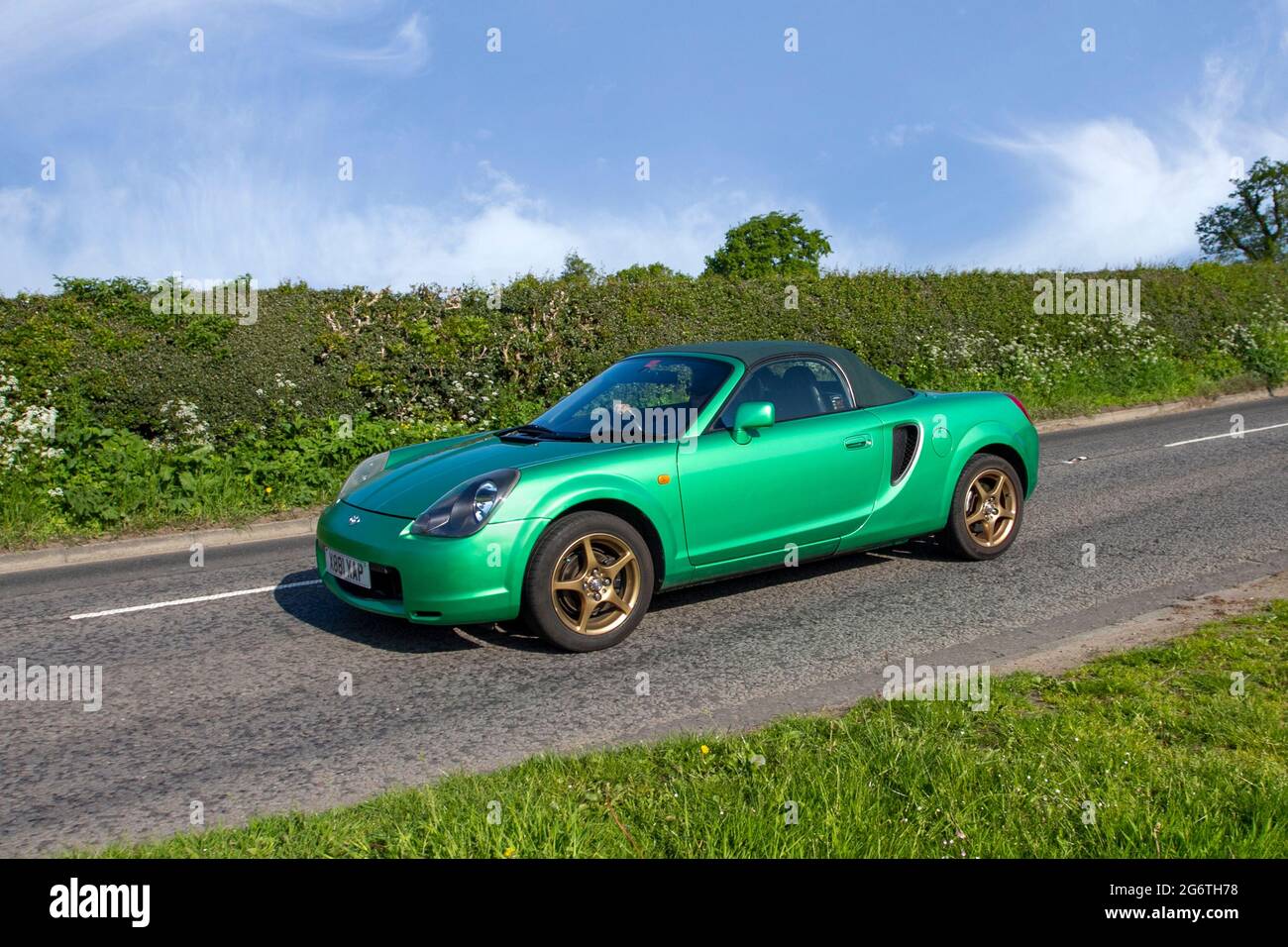 Toyota mr2 convertible 1 8 vvti hi-res stock photography and images - Alamy