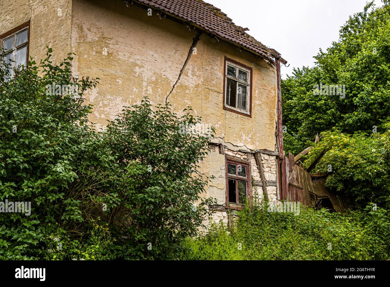 German architecture home farmhouse hi-res stock photography and images ...