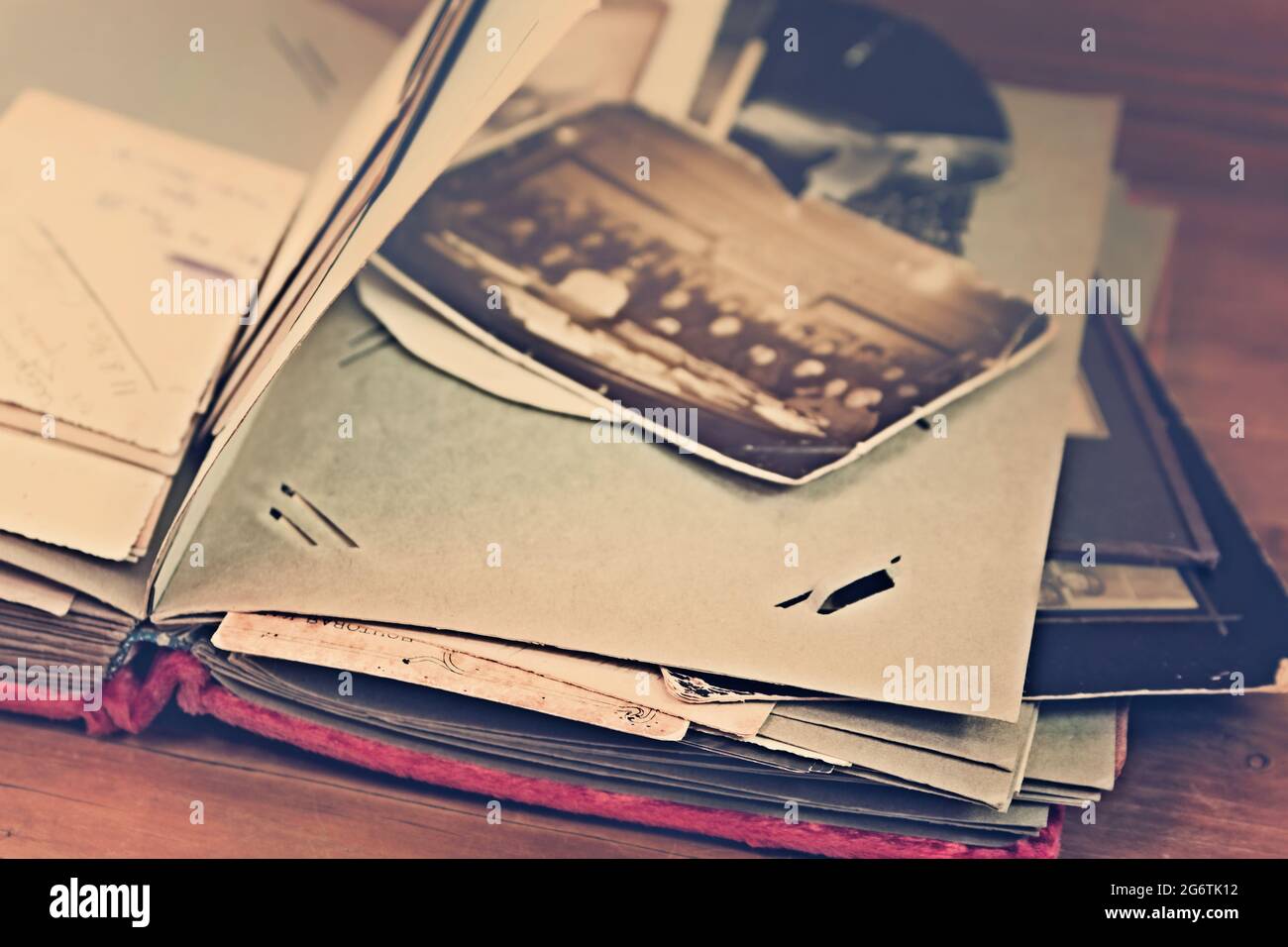 Old photo album open hi-res stock photography and images - Alamy