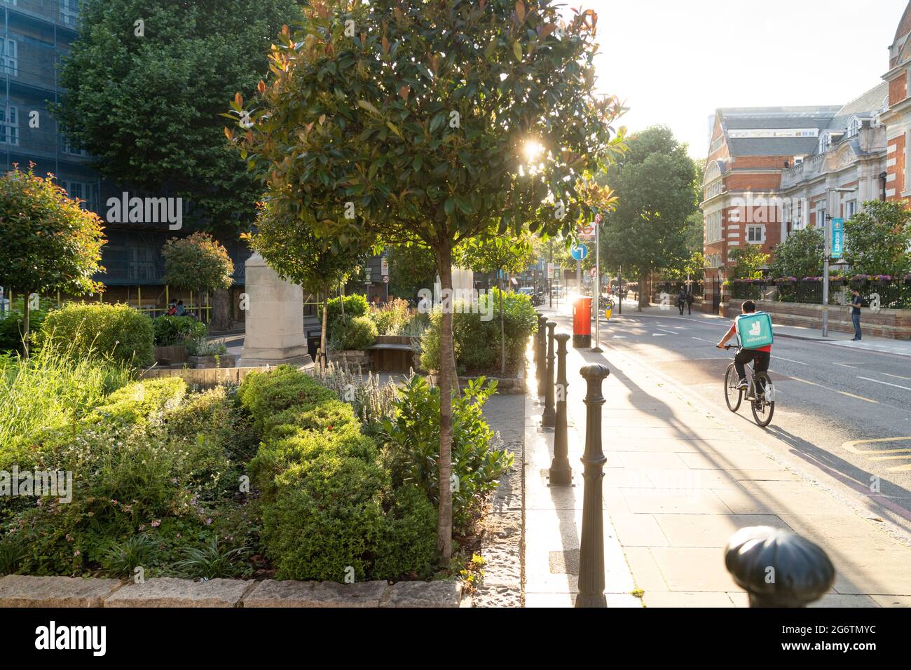 Public parklet hi-res stock photography and images - Alamy