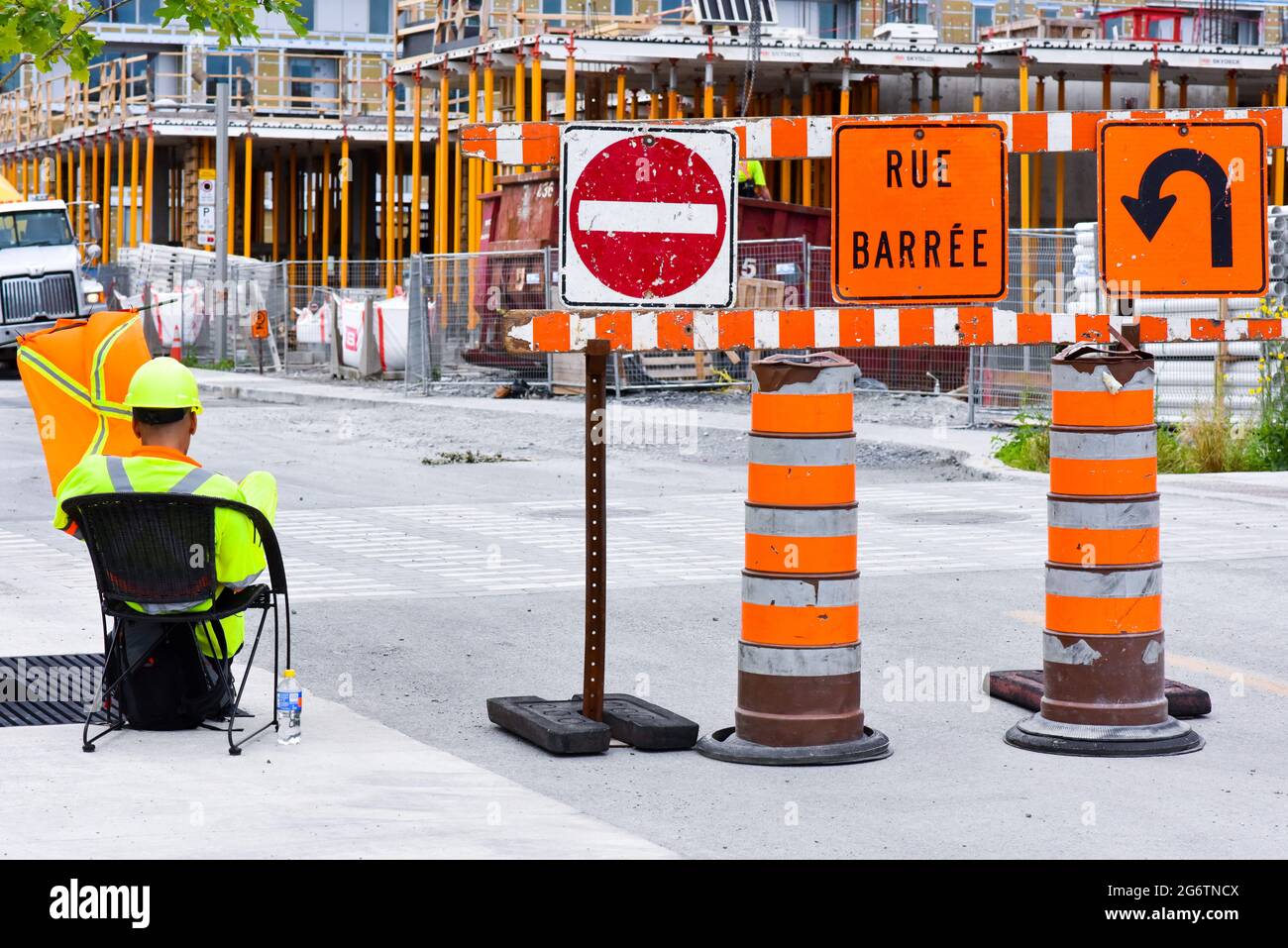Canadian construction sign hi-res stock photography and images - Alamy