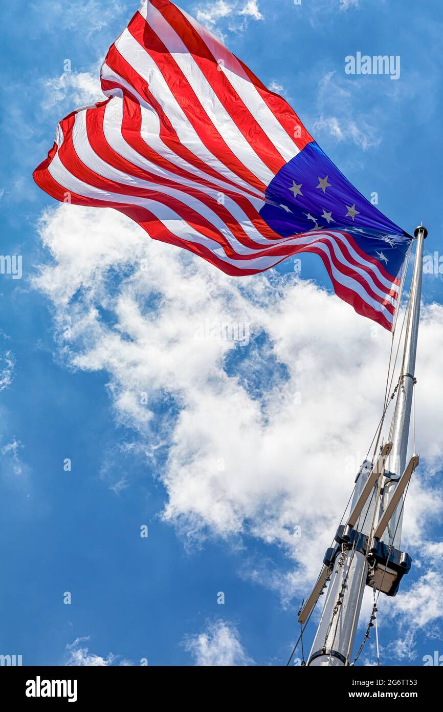 The 15-star/stripe flag of the United States flies over Fort McHenry ...