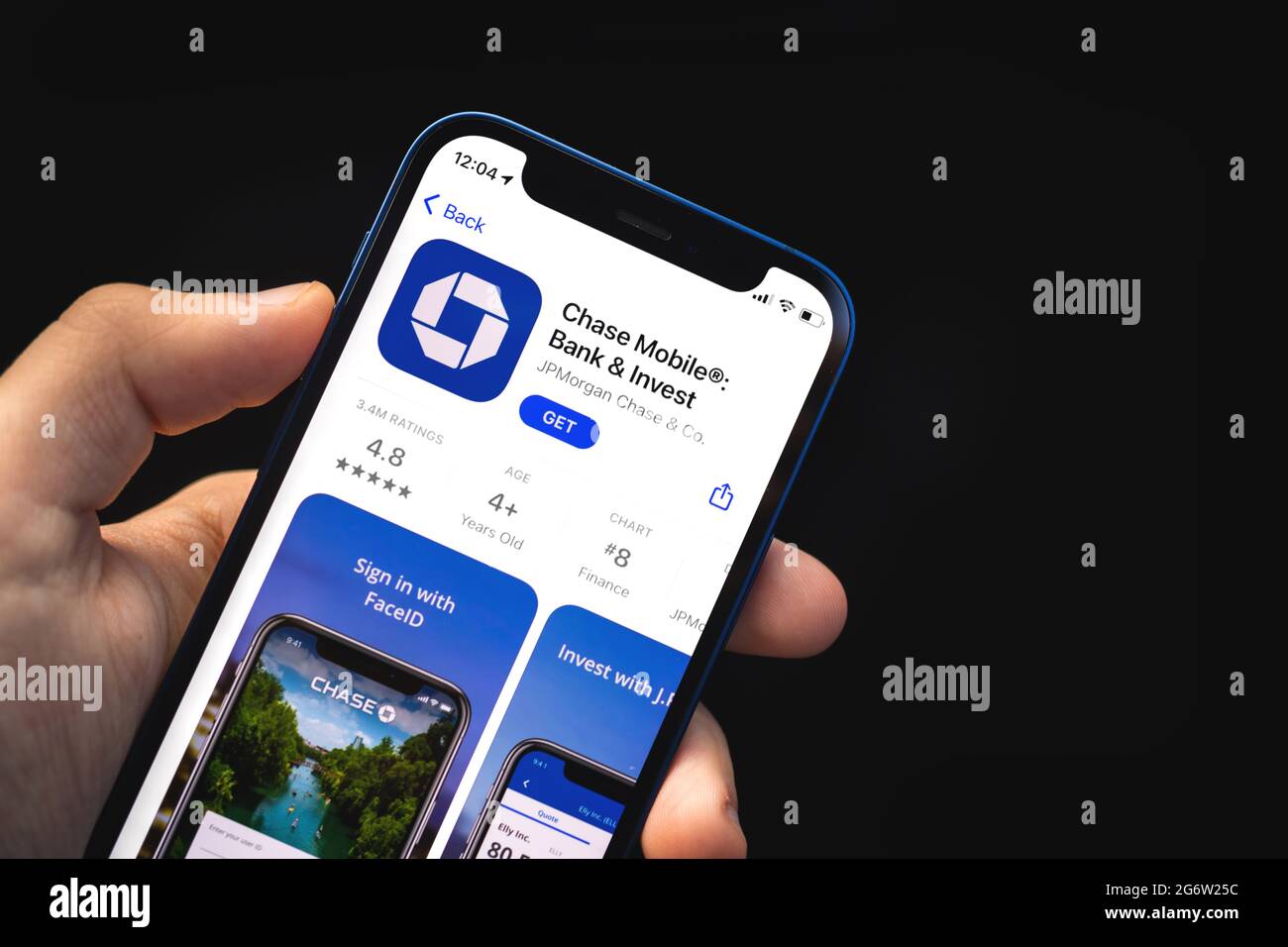 Chase app 2021 hi-res stock photography and images - Alamy