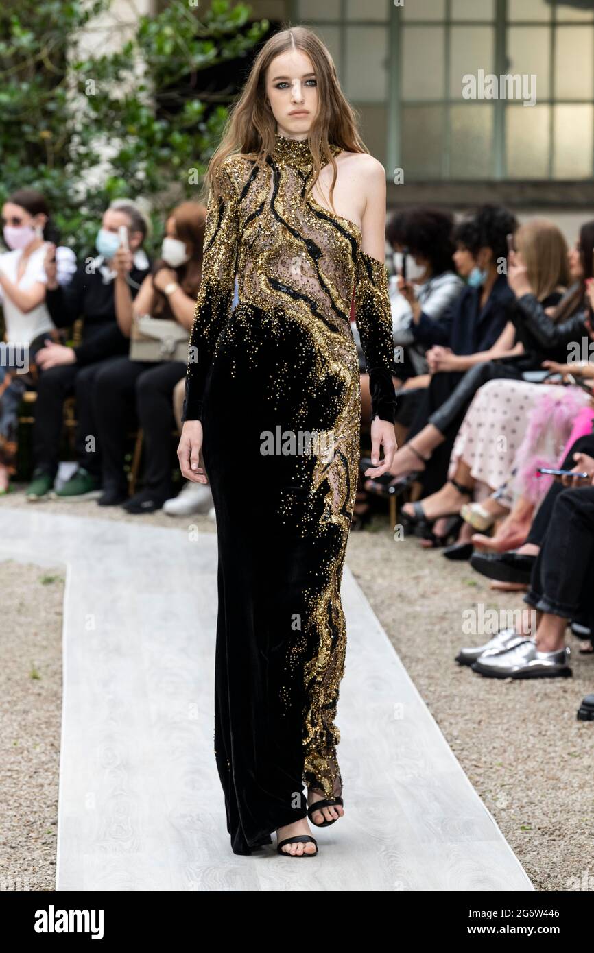 Paris, Frankreich. 07th July, 2021. ZUHAIR MURAD Haute Couture Fall ...