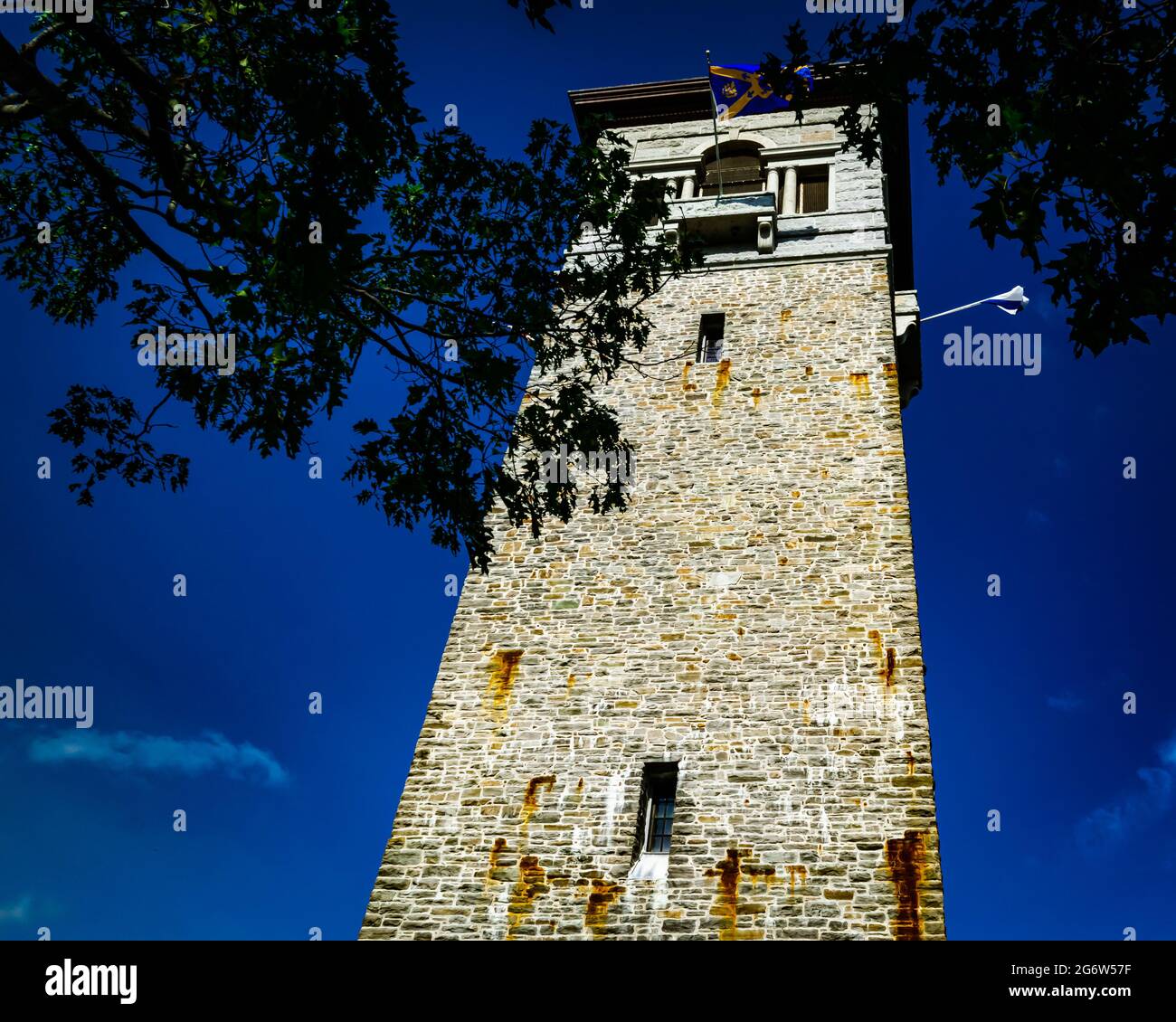 Memorial tower hi-res stock photography and images - Alamy