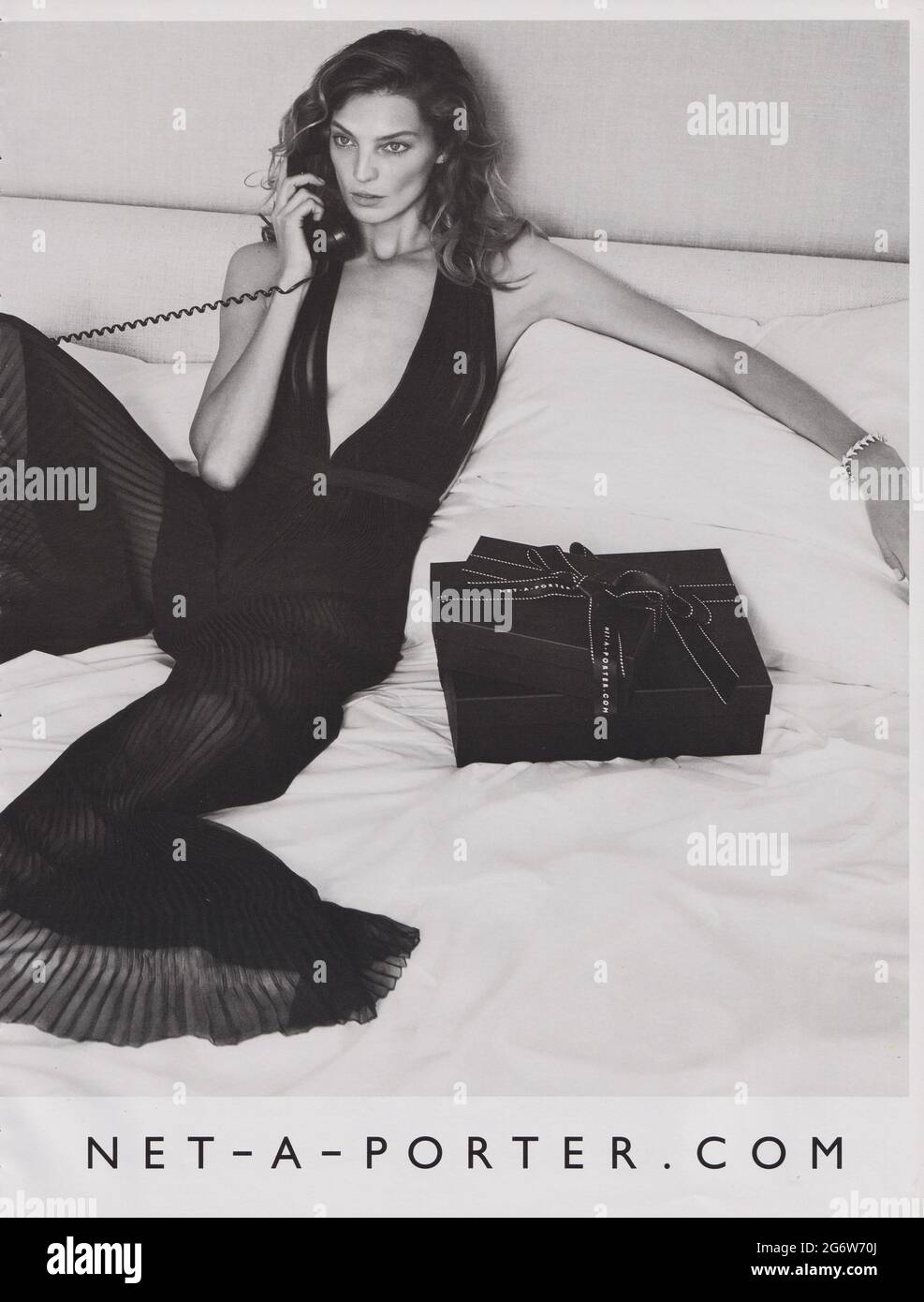 Net logo design hi-res stock photography and images - Alamy