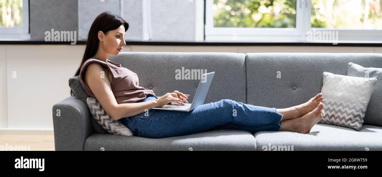 Surf women hi-res stock photography and images - Alamy