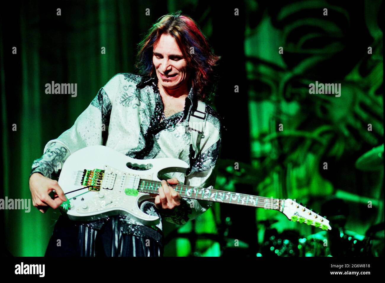 Steve Vai performing, Steve, Steven Siro Vai, Whitesnake (1989 – 1991 ...