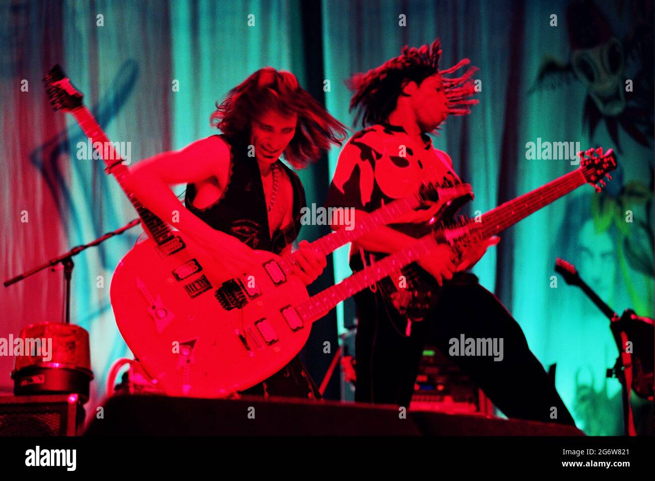 Steve Vai performing, Steve, Steven Siro Vai, Whitesnake (1989 – 1991 ...
