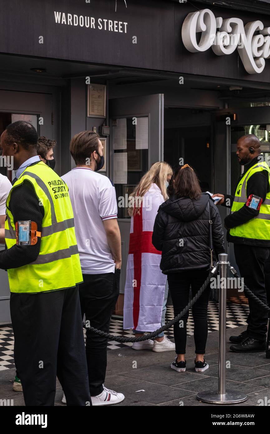 Euros 2021 celebration hi-res stock photography and images - Alamy