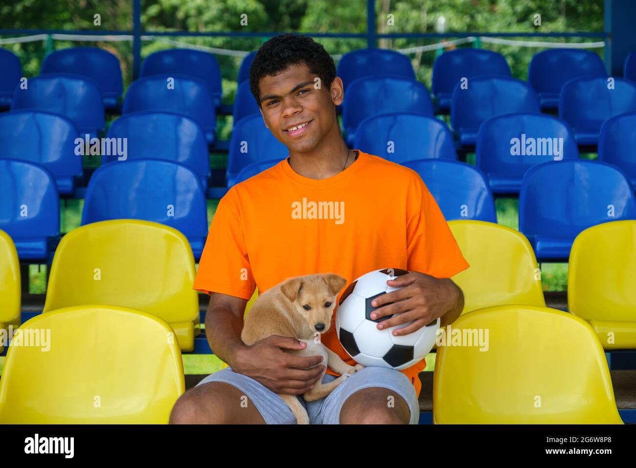 American football stadium empty hi-res stock photography and images - Alamy