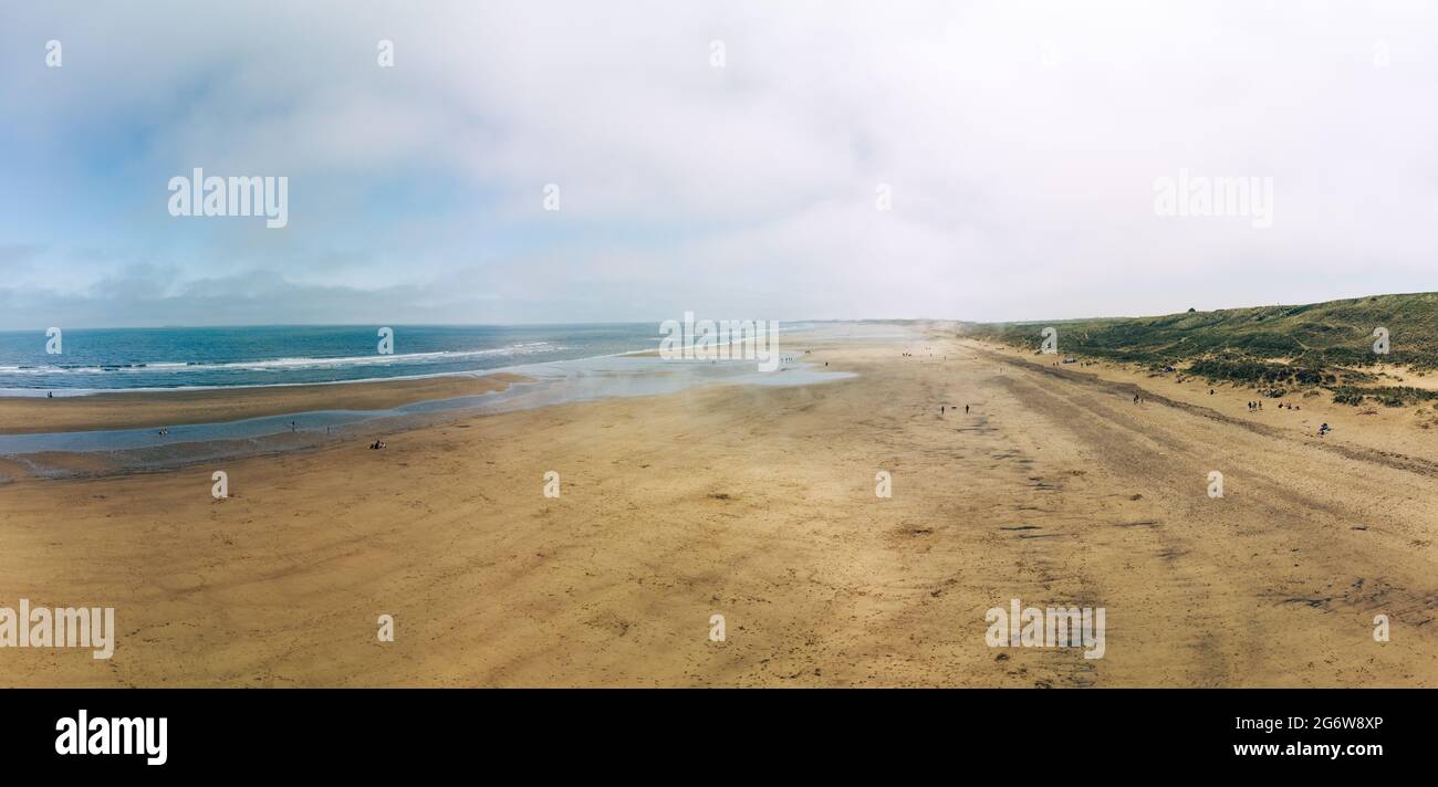 Sunny Cliffs and beach at Blackhall Rocks and Cromdon Dene Beach Stock ...
