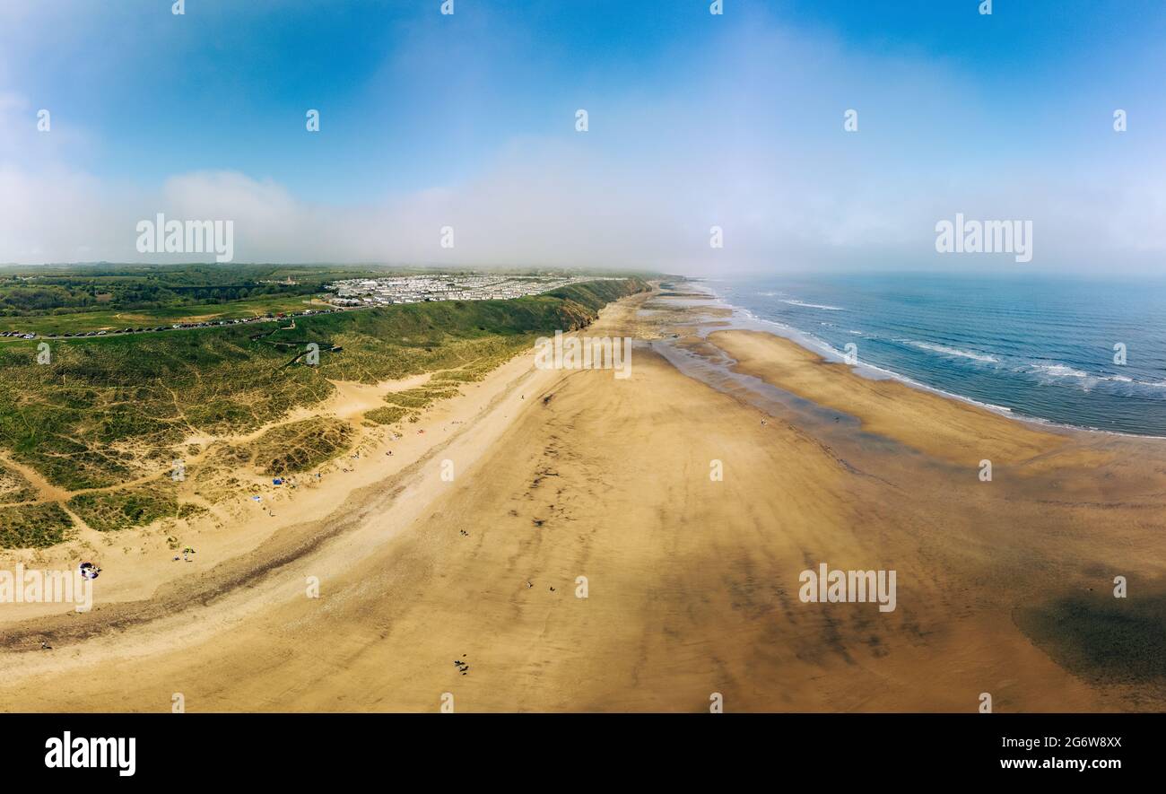 Sunny Cliffs and beach at Blackhall Rocks and Cromdon Dene Beach Stock ...