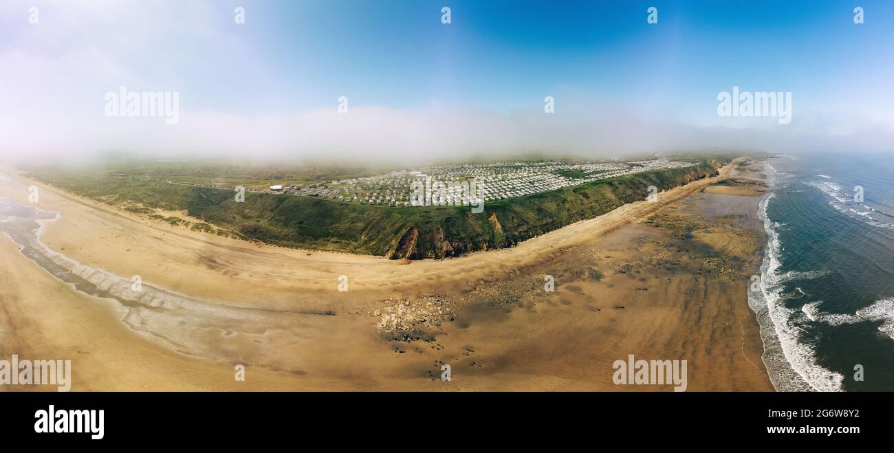 Sunny Cliffs and beach at Blackhall Rocks and Cromdon Dene Beach Stock ...