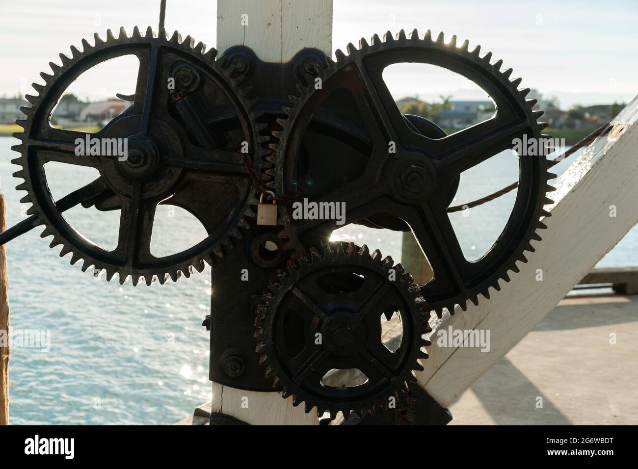 Lifting items hi-res stock photography and images - Alamy