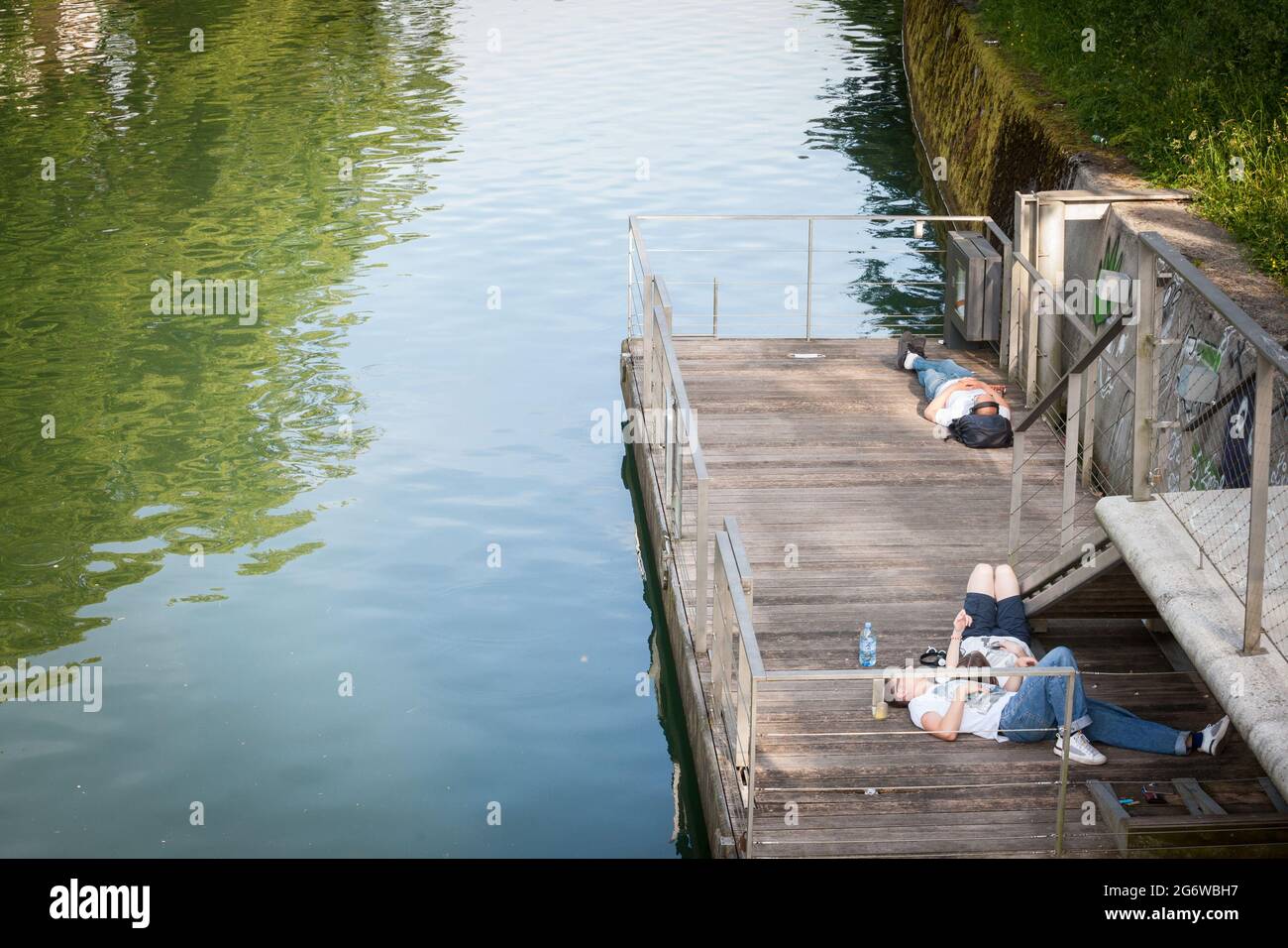 Group nap hi-res stock photography and images - Alamy
