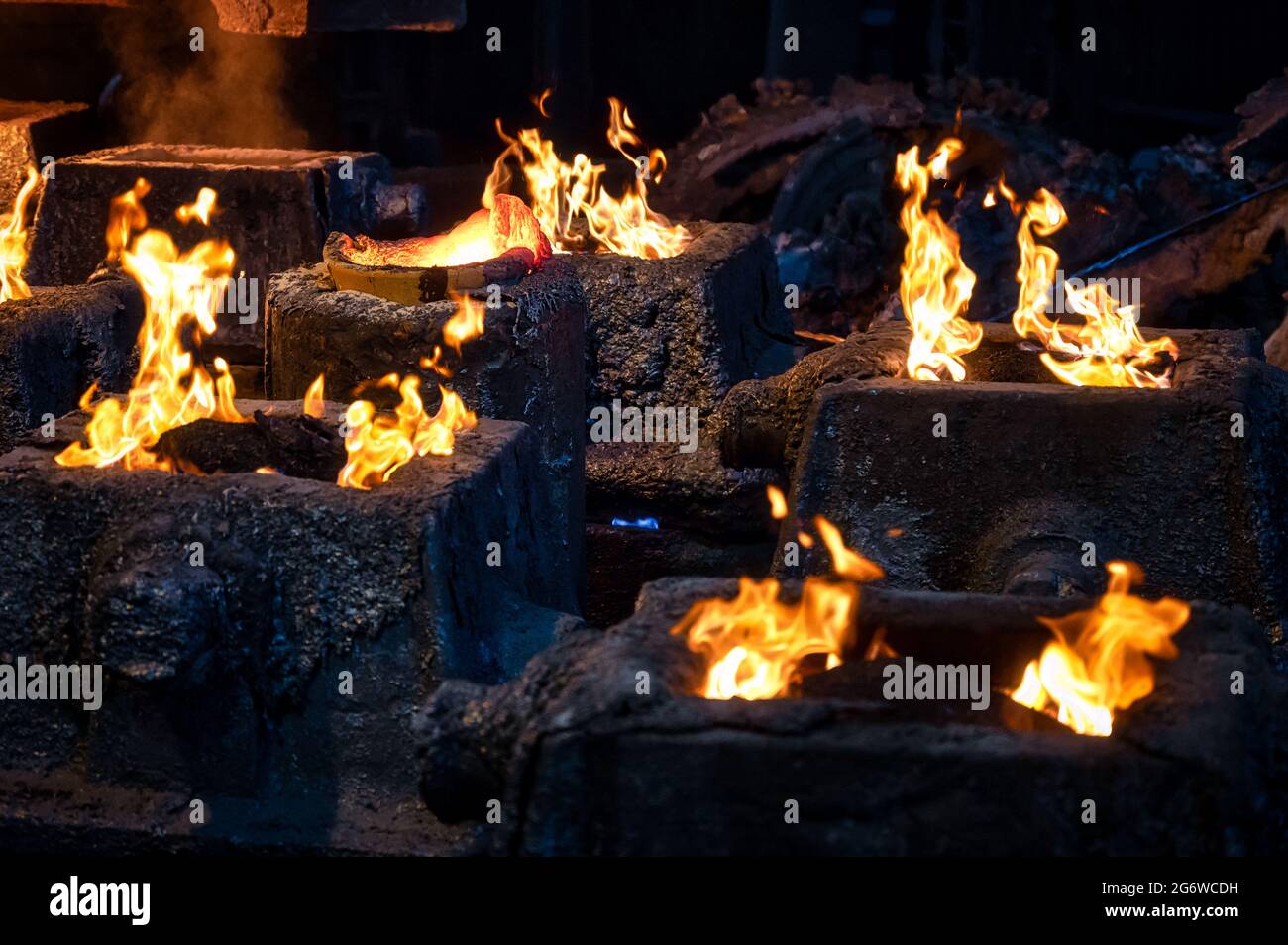Steel casting hi-res stock photography and images - Alamy