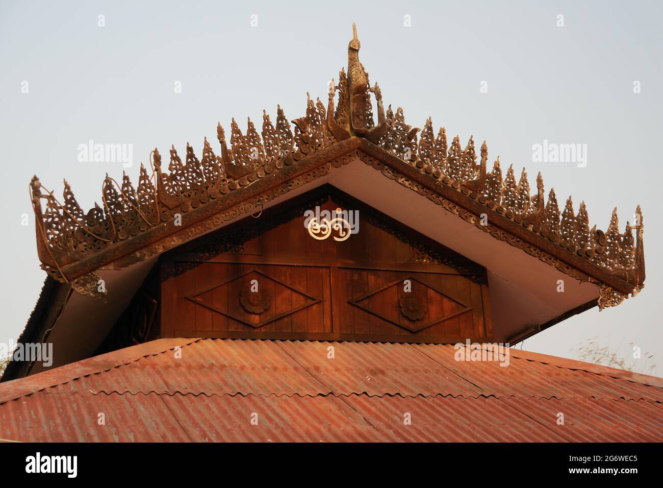 Shwe phone pye paya hi-res stock photography and images - Alamy