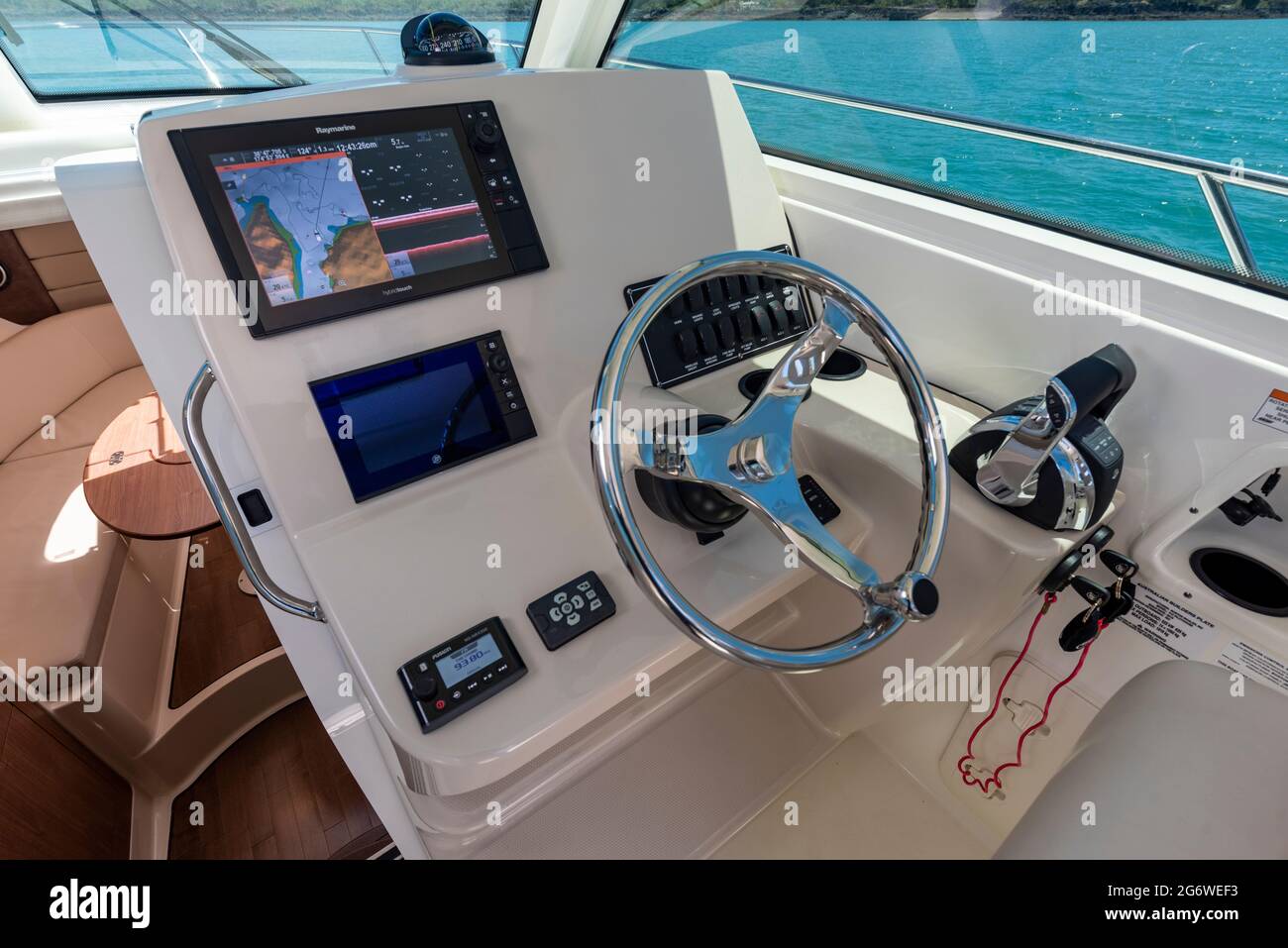 Boston Whaler 315 Conquest power boat helm station Stock Photo - Alamy
