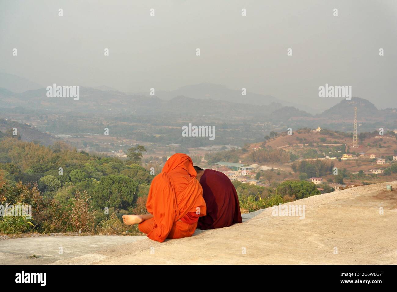 Buddhist monks in taunggyi hi-res stock photography and images - Alamy