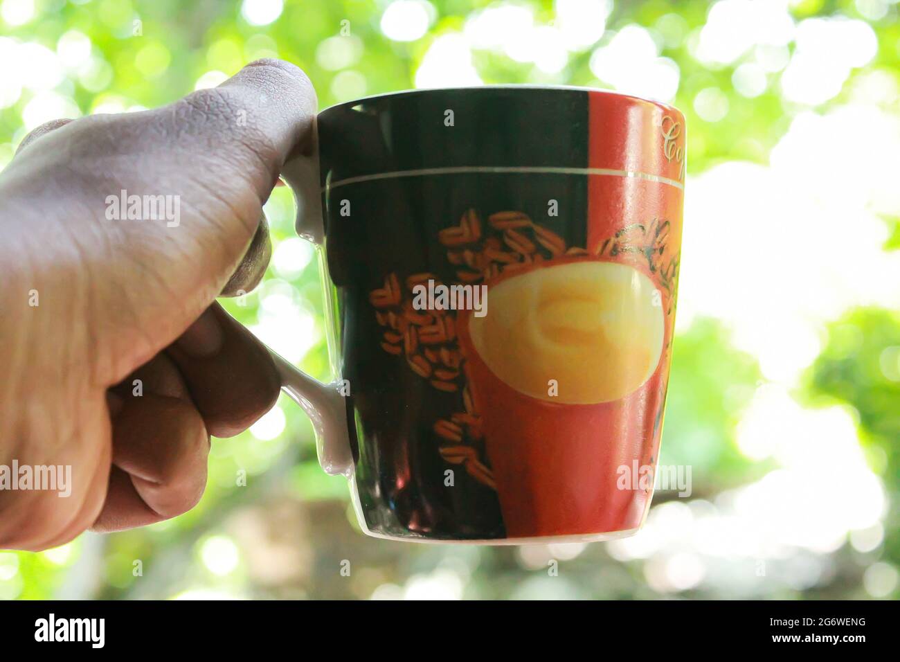 Hand coffee cream hi-res stock photography and images - Alamy