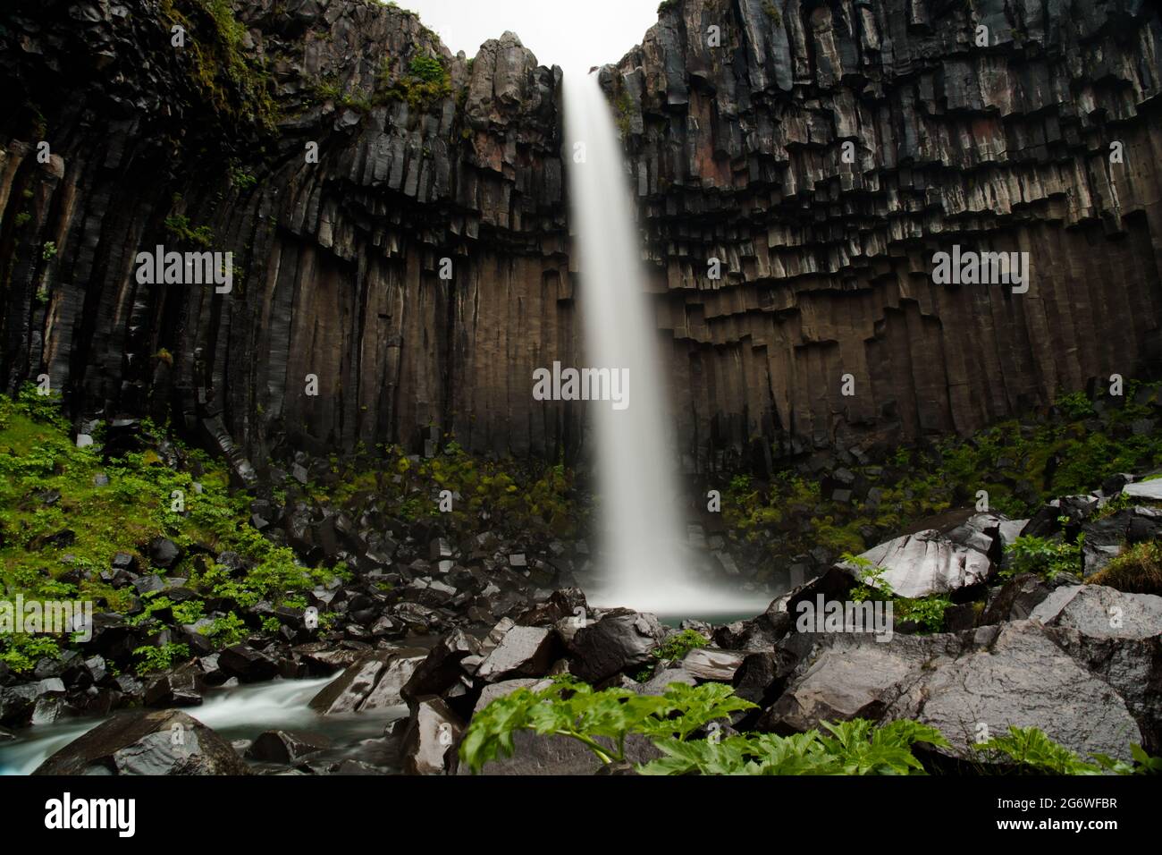 Avartifoss a waterfall surounded by balatic organ Stock Photo - Alamy