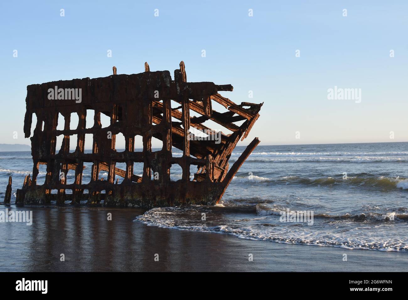 Wreck of peter iredale hi-res stock photography and images - Alamy
