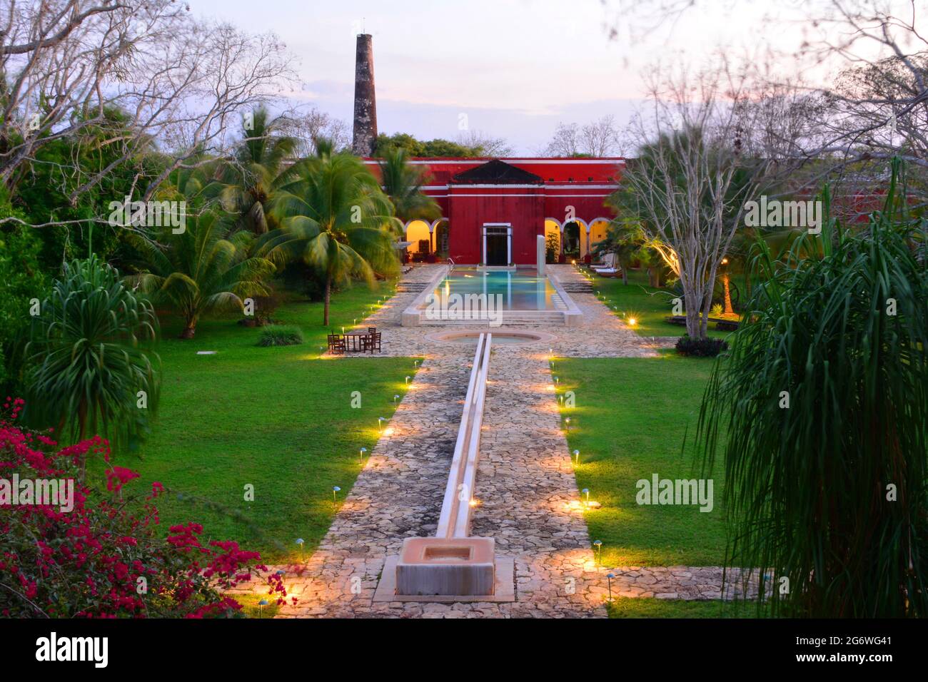 Merida yucatan nuit hi-res stock photography and images - Alamy
