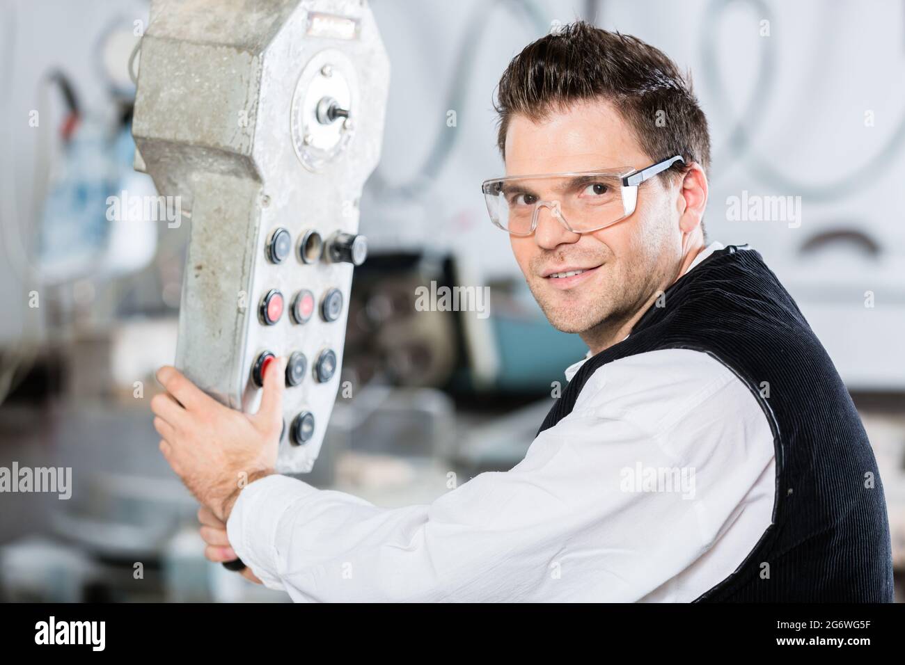 Masonry workshop hi-res stock photography and images - Alamy