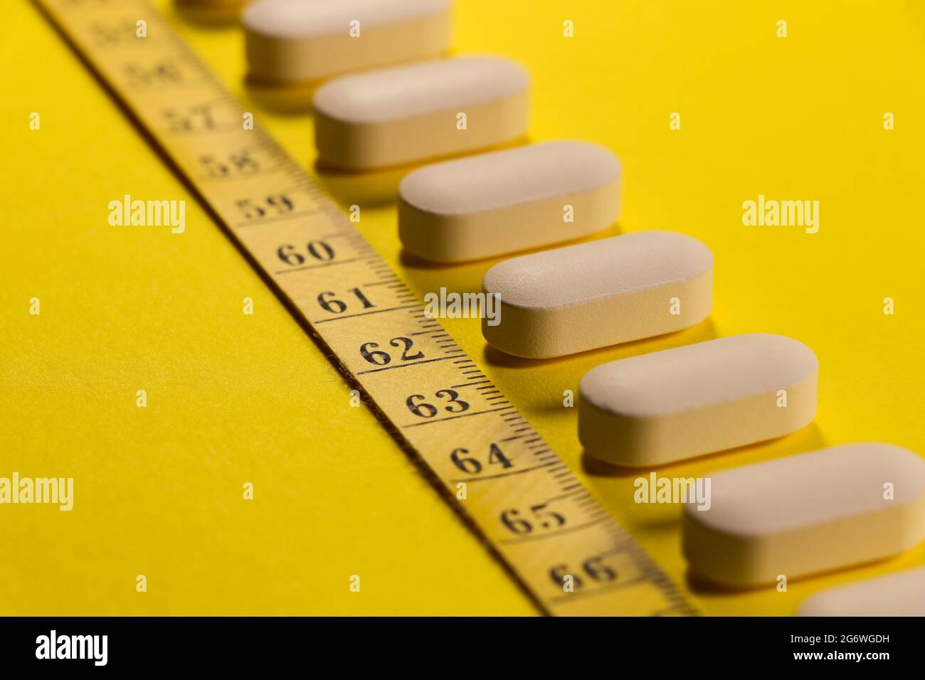 Measuring tablets hi-res stock photography and images - Alamy