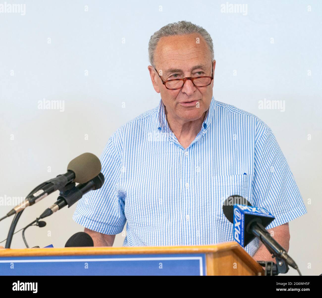 Charles schumer 2021 tax credit hi-res stock photography and images - Alamy