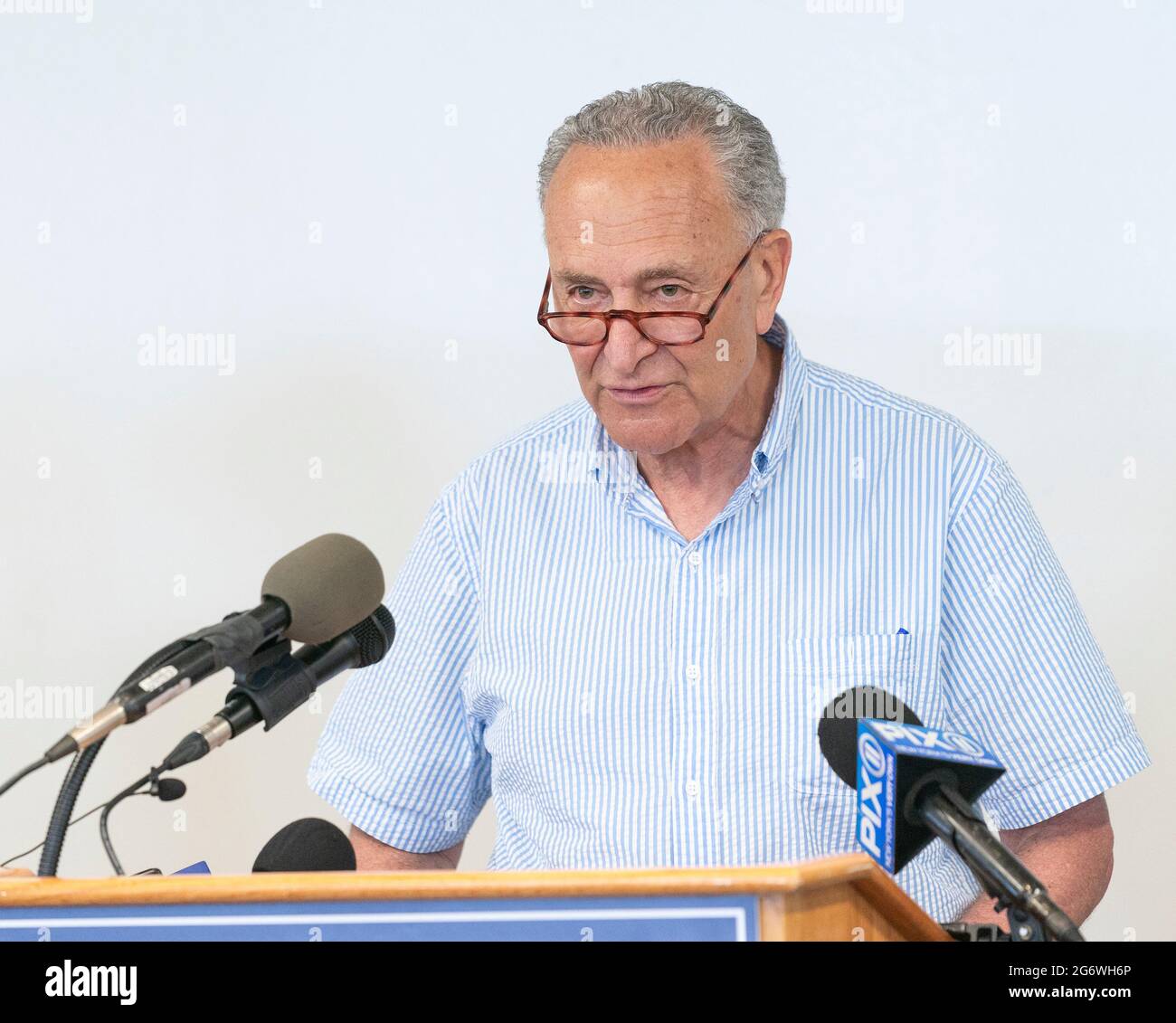 Charles schumer 2021 tax credit hi-res stock photography and images - Alamy