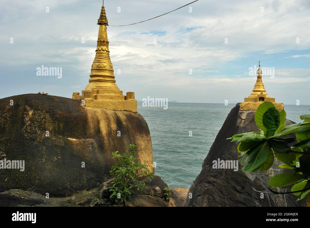 Shin maw pagoda hi-res stock photography and images - Alamy