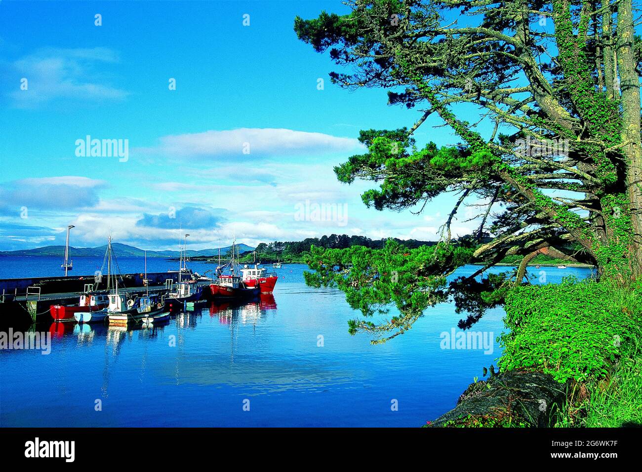 IRELAND. KERRY. LITTLE FISHING HARBOUR IN THE BEARA PENINSULA Stock ...