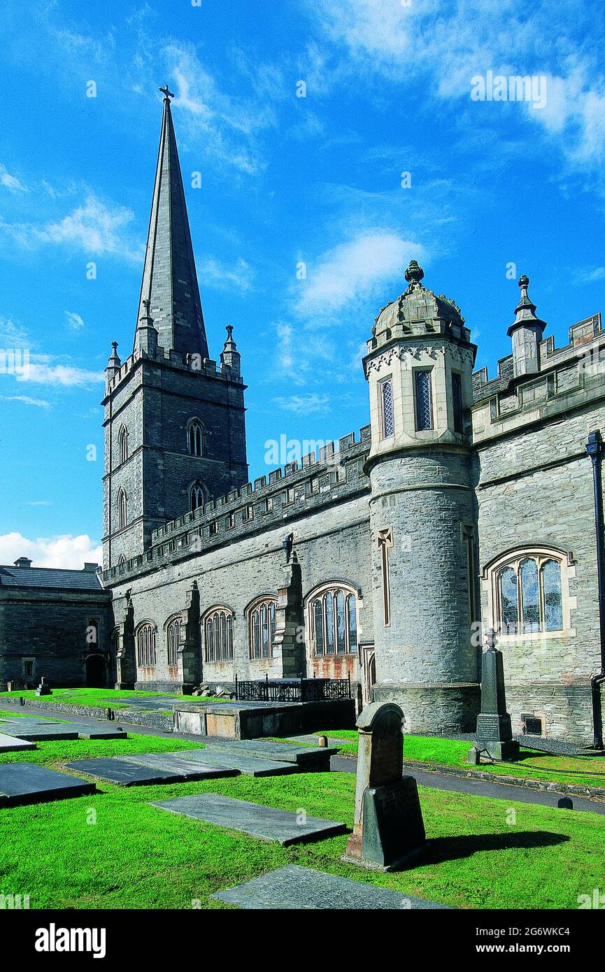 Derry saint hi-res stock photography and images - Alamy