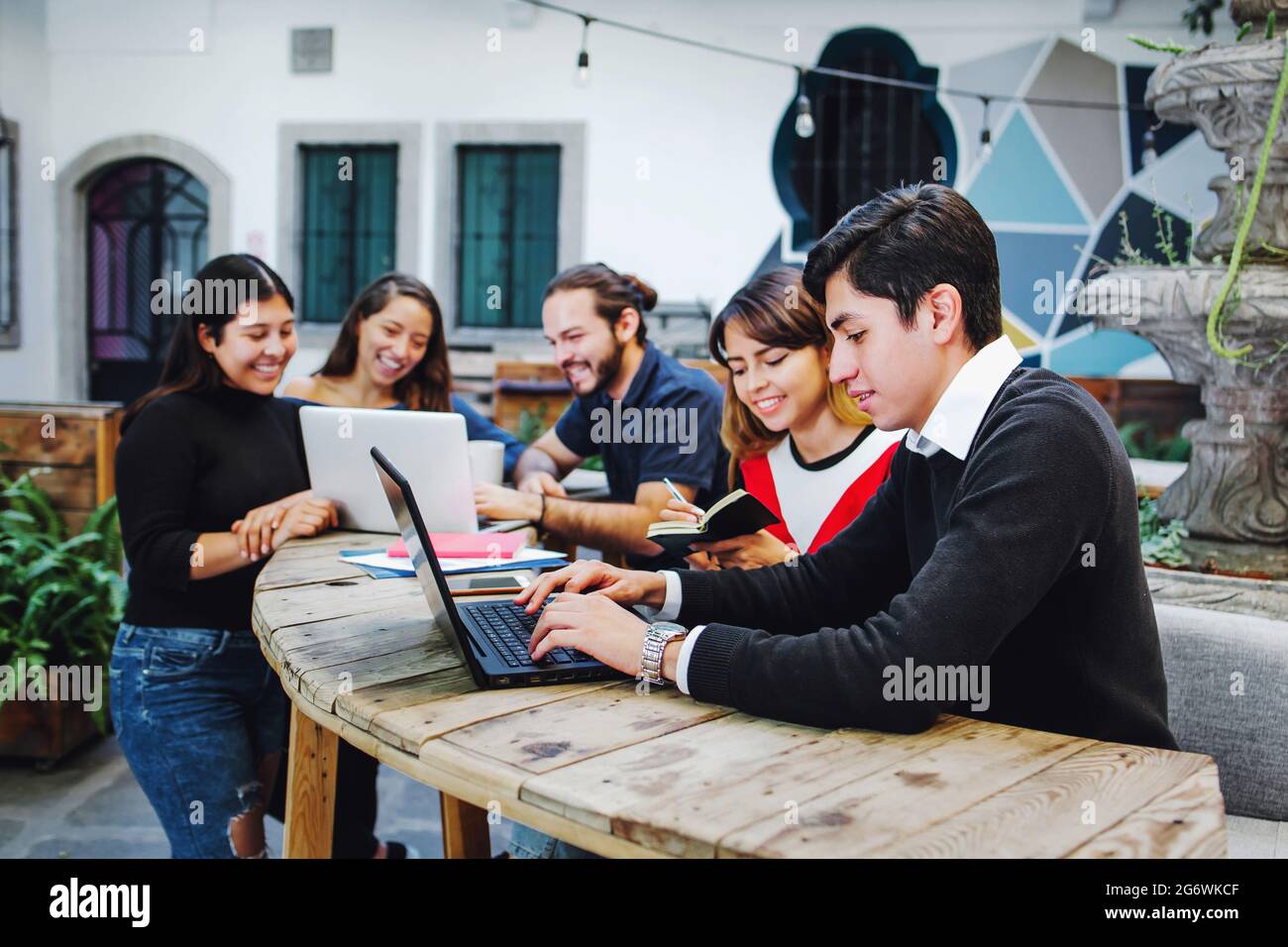 Mexico university students working hi-res stock photography and images ...