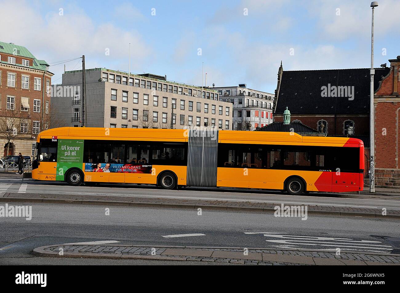 Bus line 2a hi-res stock photography and images - Alamy