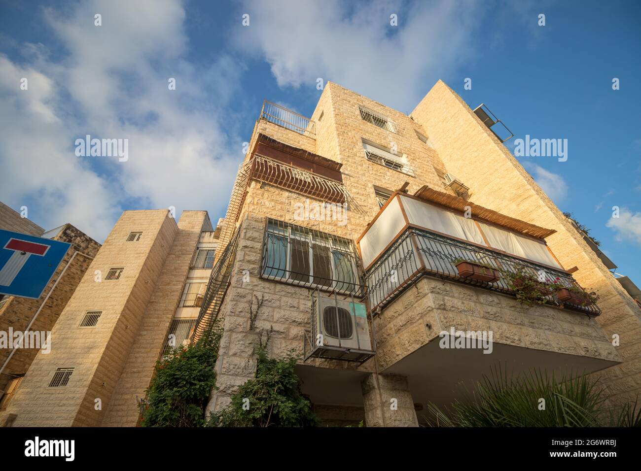 Building a sukkah on a balcony hi-res stock photography and images - Alamy