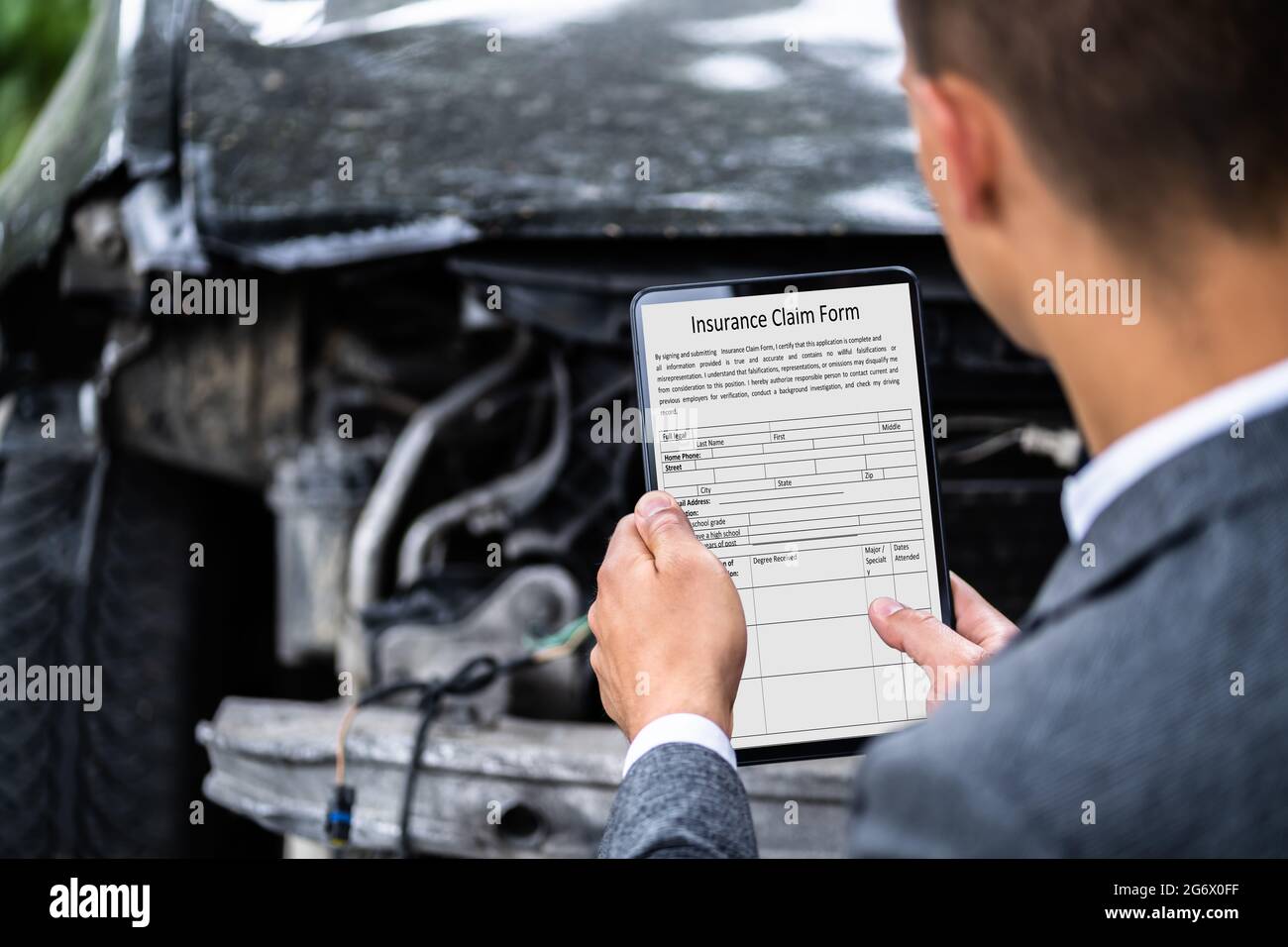 Insurance adjuster accident tablet hi-res stock photography and images ...