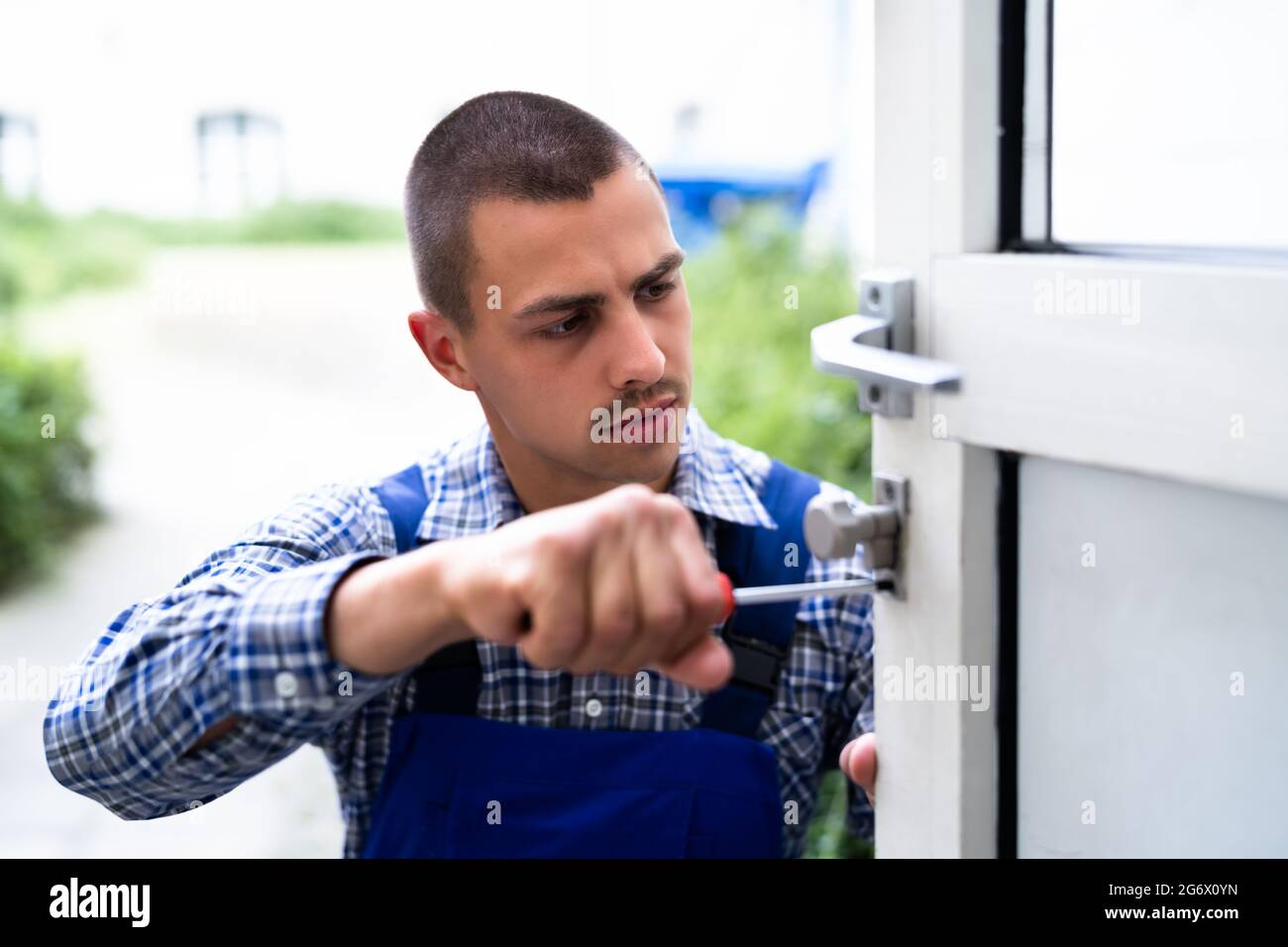 Lock repair hi-res stock photography and images - Alamy