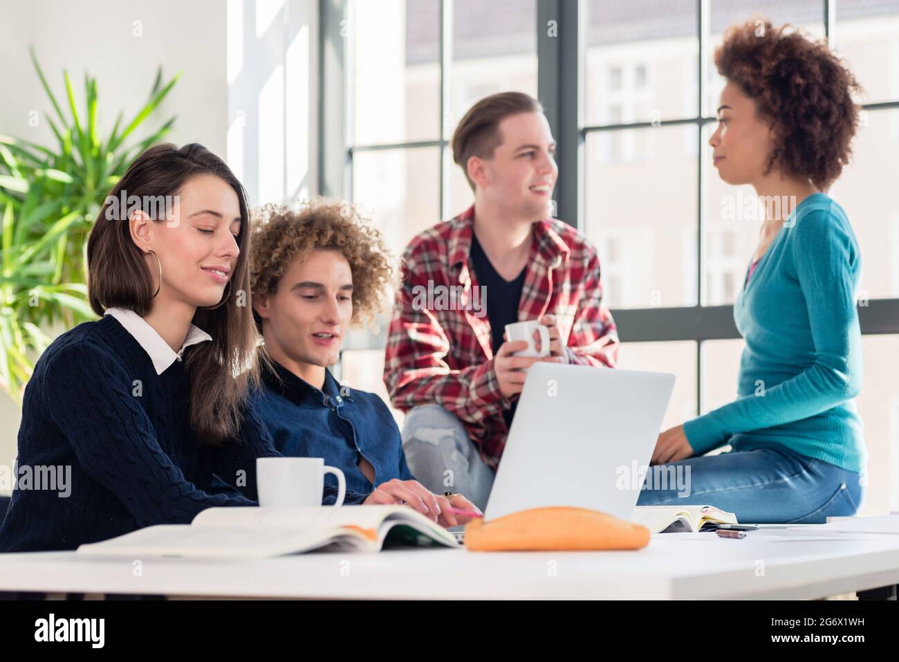 Students watching video classroom hi-res stock photography and images ...