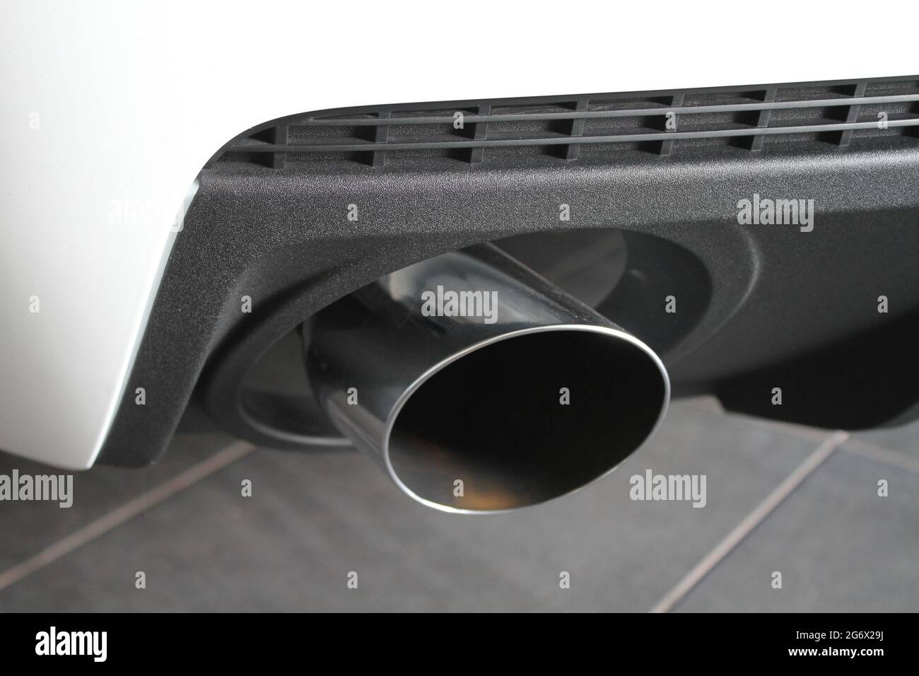 Chrome Tailpipe Of Vehicle Detailed Photo Stock Photo - Alamy