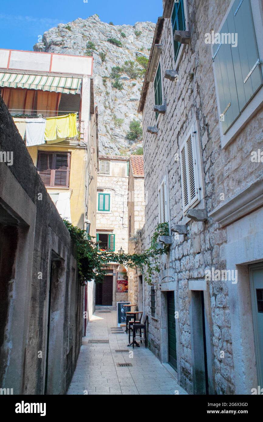 Historical stone buildings hi-res stock photography and images - Alamy