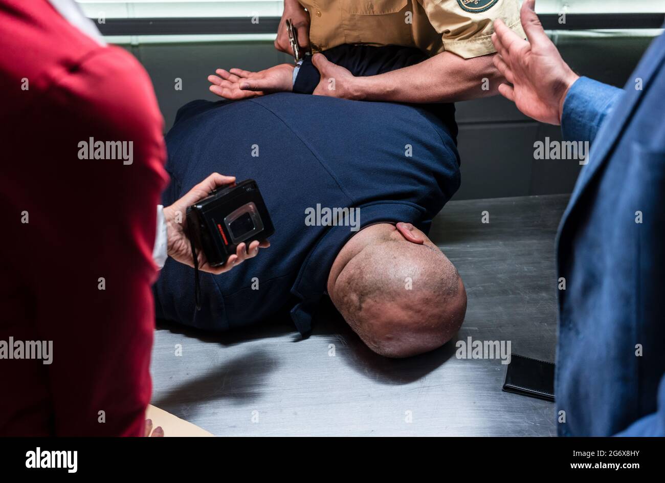 Woman police handcuffed a man hi-res stock photography and images - Alamy