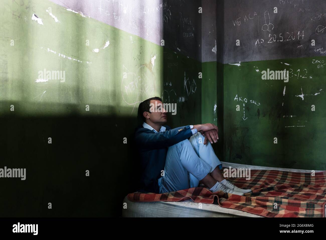 Dirty prison cell hi-res stock photography and images - Alamy