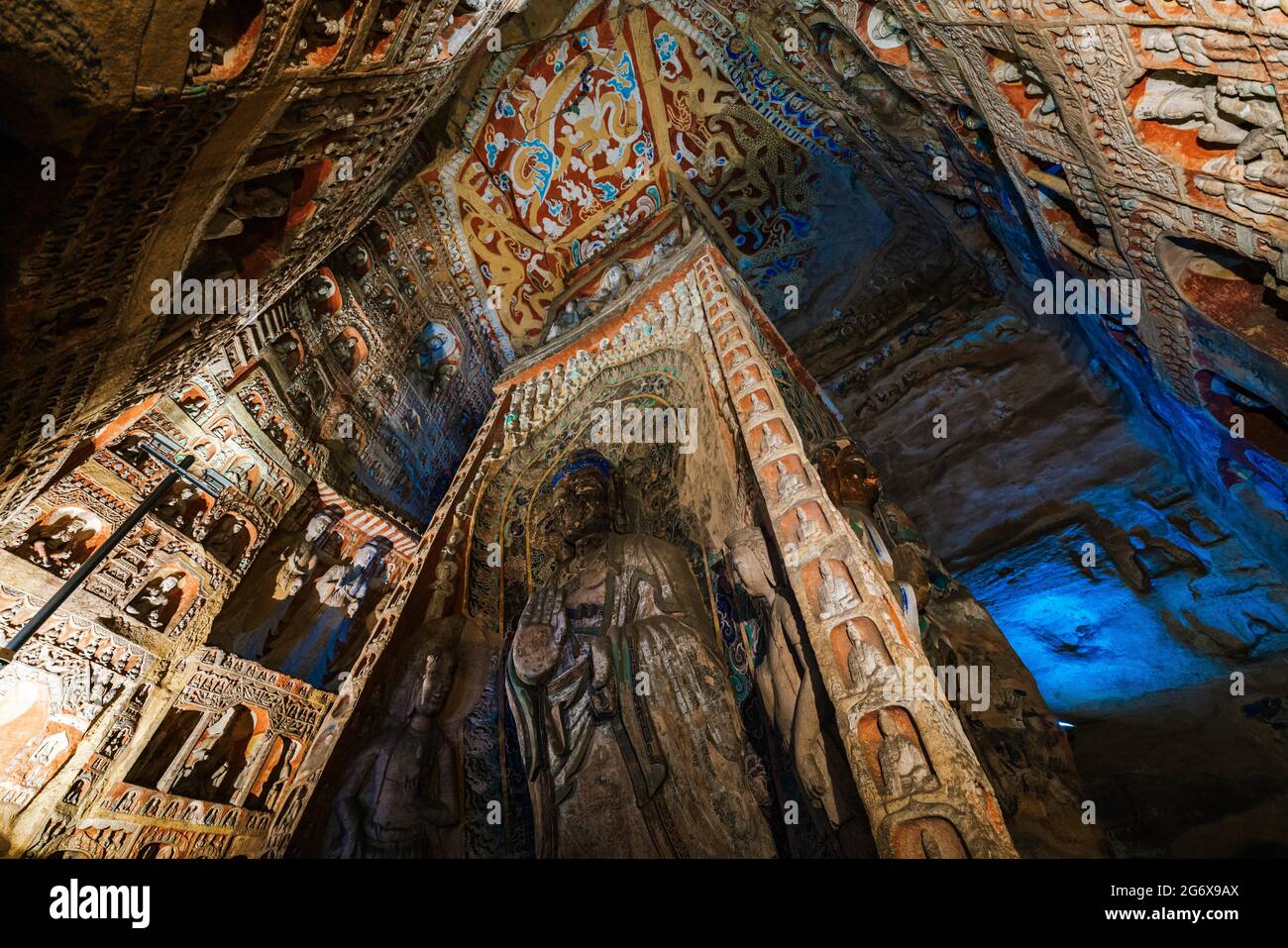 Buddhist Caves and Sculptures in Yungang Grottoes, Shanxi, China Stock ...