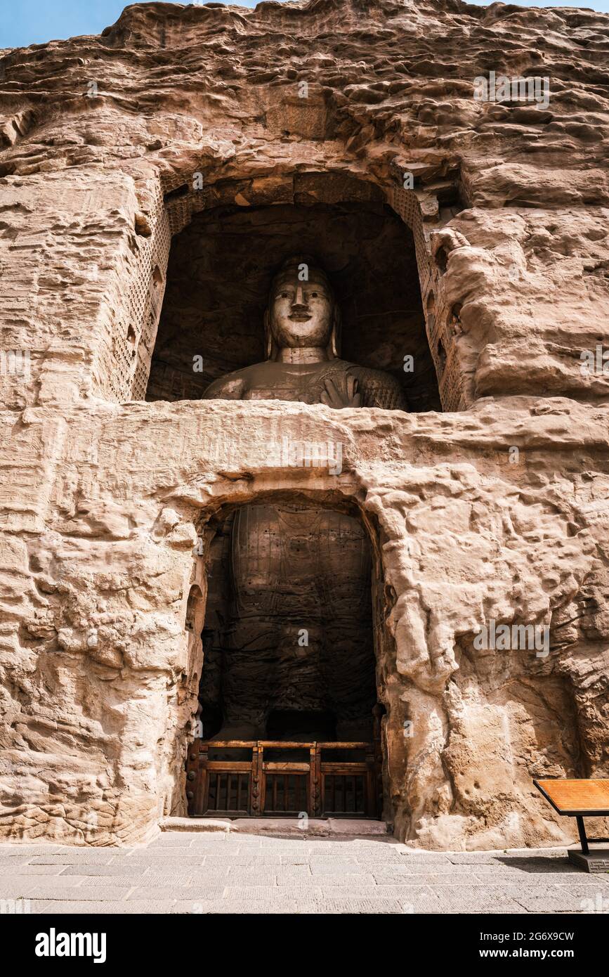 Buddhist Caves and Sculptures in Yungang Grottoes, Shanxi, China Stock ...