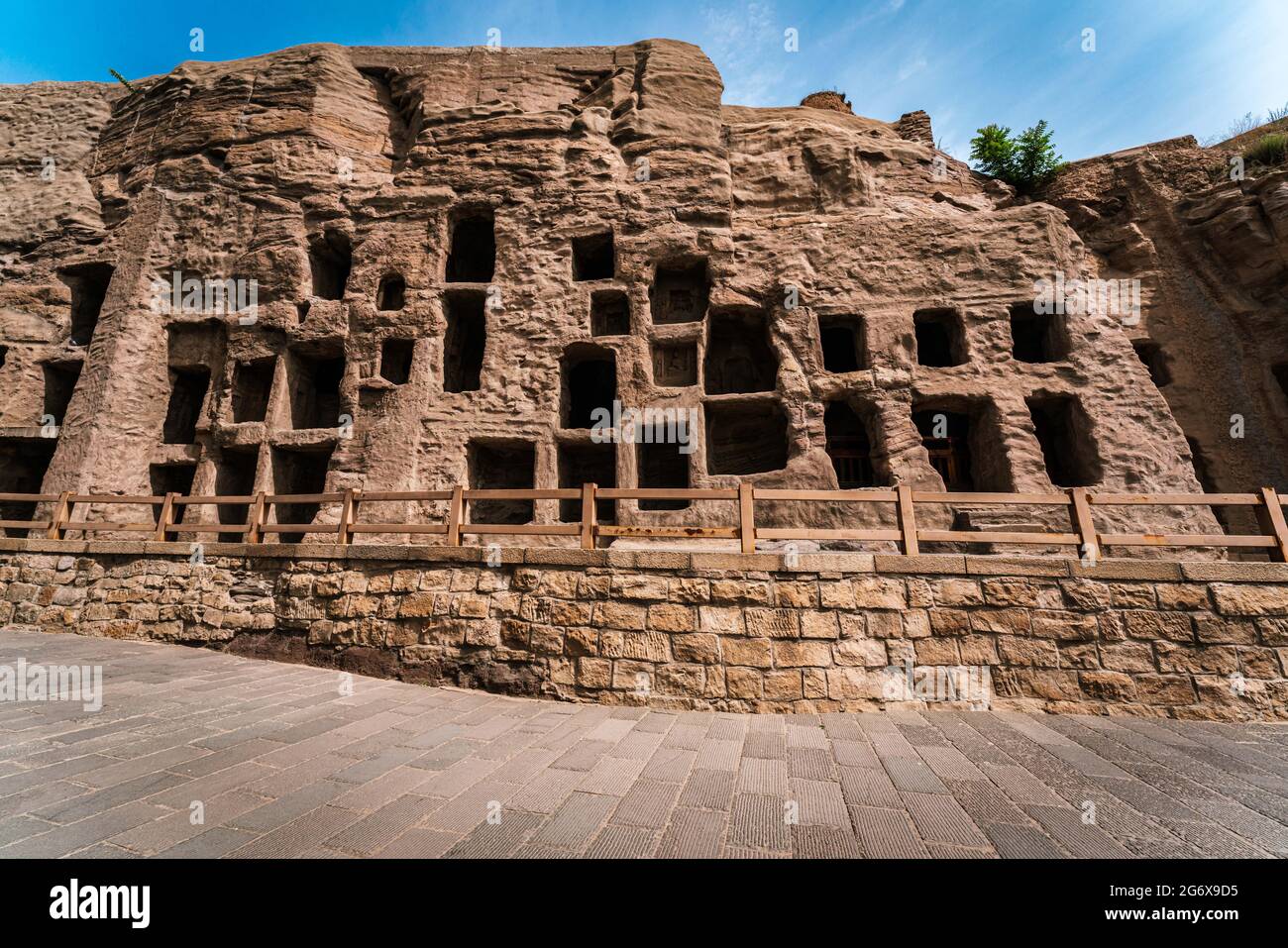 Buddhist Caves and Sculptures in Yungang Grottoes, Shanxi, China Stock ...