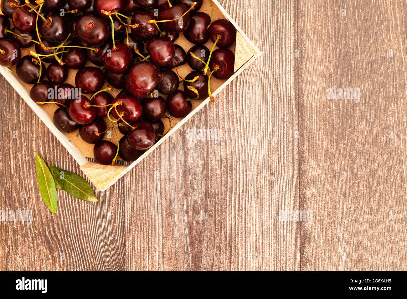 Maroon fruit hi-res stock photography and images - Alamy