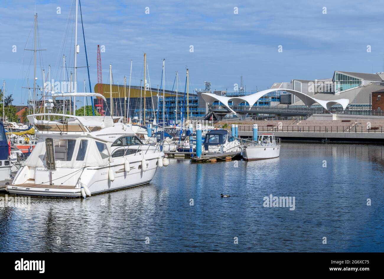 Hull Waterside and Marina for pleasure boats and yachts. Opened in 1983 ...